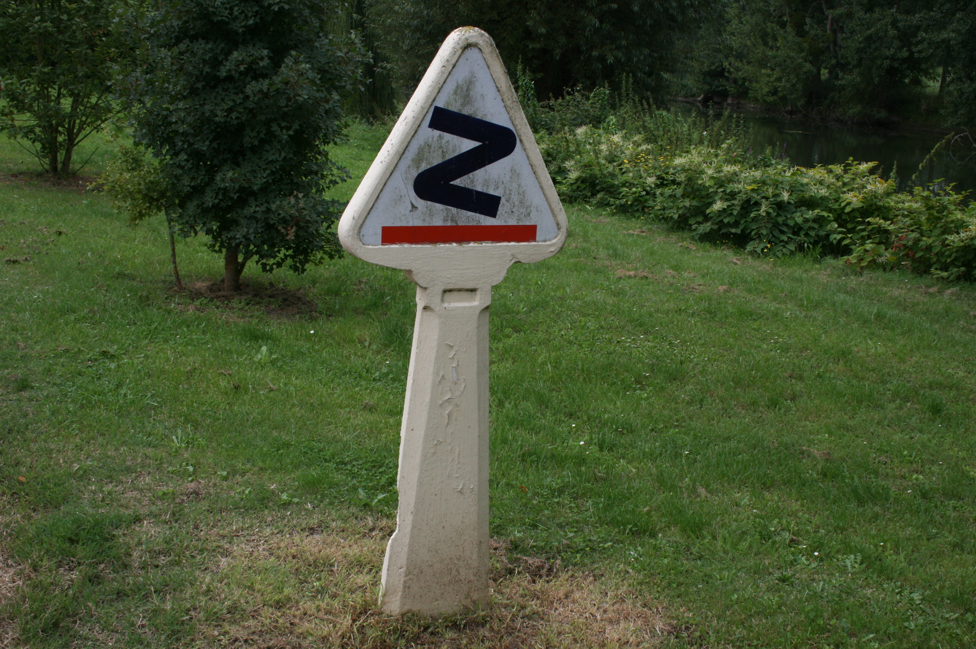 The much missed “Z Bends” sign – Show me a sign
